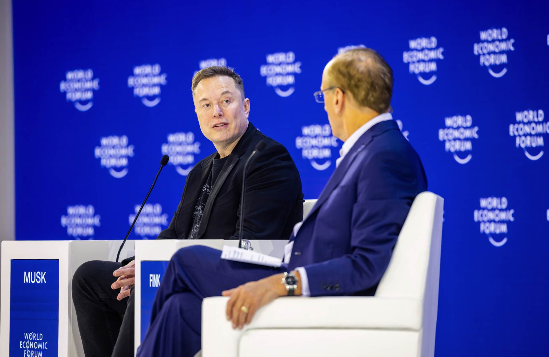 Elon Musk in Davos: Visionen von KI, Robotern und einer multiplanetaren ...